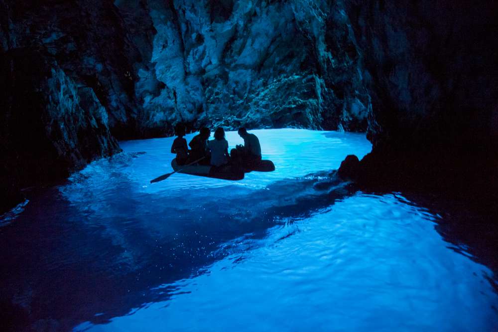 La Cueva Azul en Croacia - tan bello espectáculo | Ekorna
